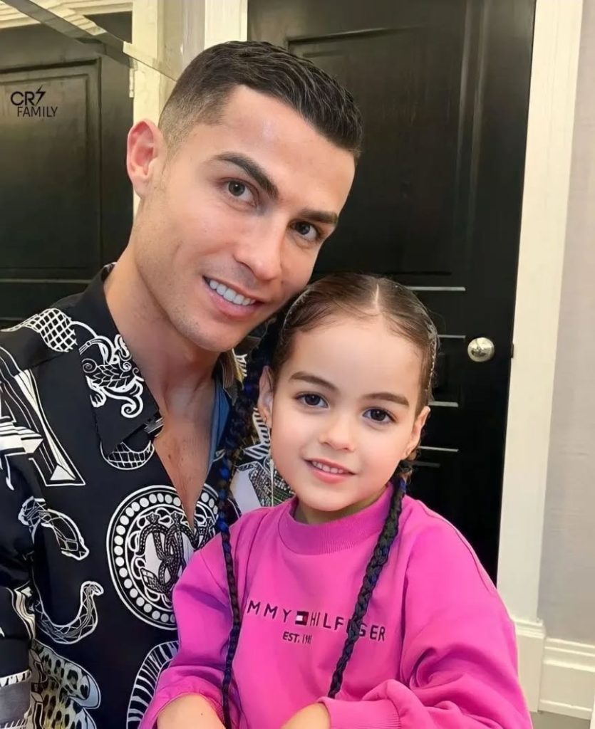 Alana Martina Dos Santos Aveiro: The Life of Cristiano Ronaldo Youngest ...