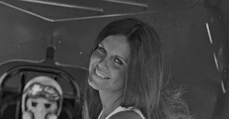 Barbara Roufs: The Iconic Drag Racing Trophy Girl of the 1970s - Vibro ...