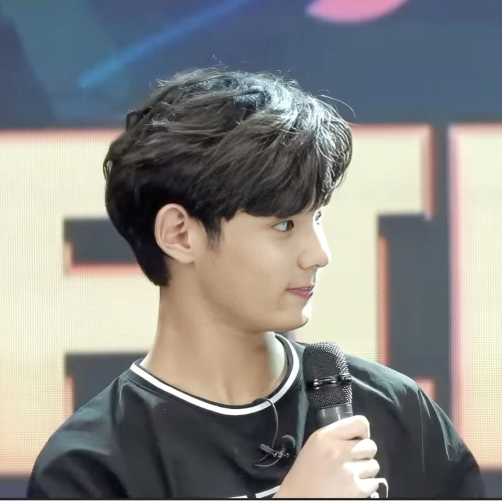 Park Geon Roung: The Rising Star of K-Pop and Social Media - Vibro Media