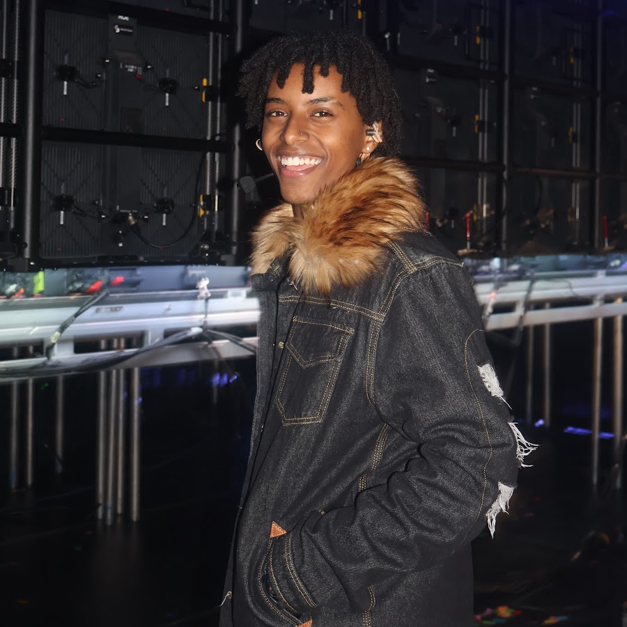Mekonnen Knife: The Electrifying Surge of a 19-Year-Old Triple-Threat ...